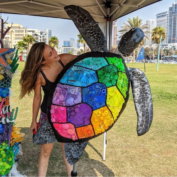 ゴミからアートを生み出すEvi Art氏が環境問題について語る